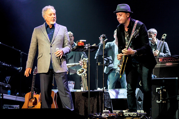 Tom Jones - Music.lt