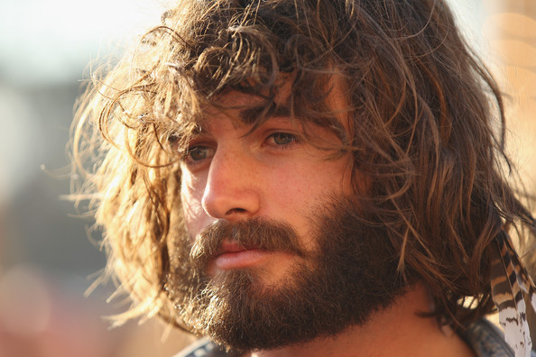 Angus Stone - Music.lt